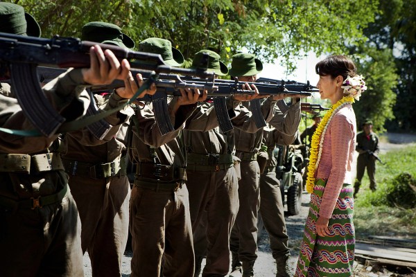 The Lady Movie Review: Michelle Yeoh as Political Heroine Aung San Suu ...